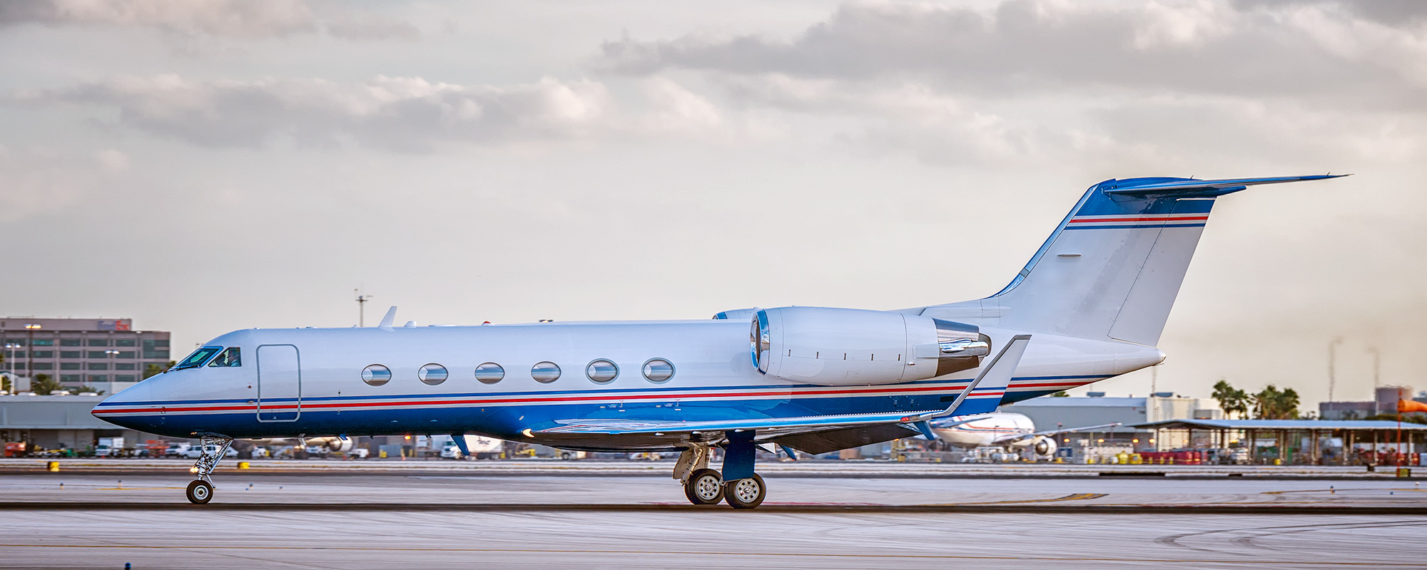 Gulfstream G-IV (G-400) Charter | evoJets